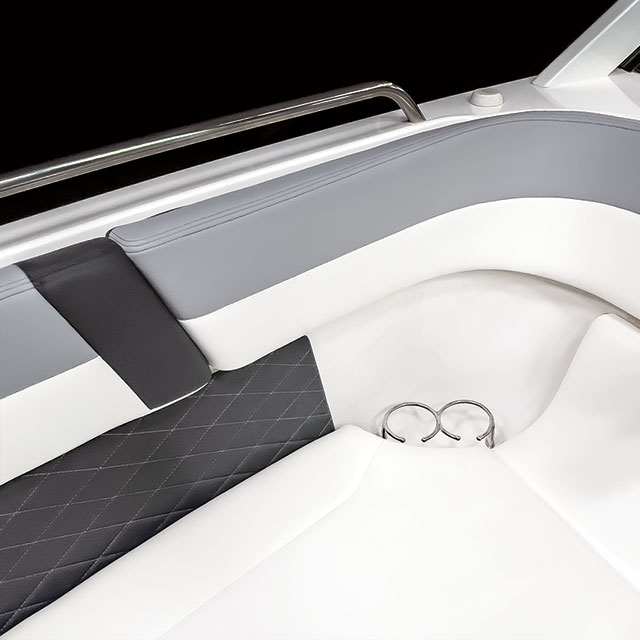 2026 Chaparral Boats 310 - Builder